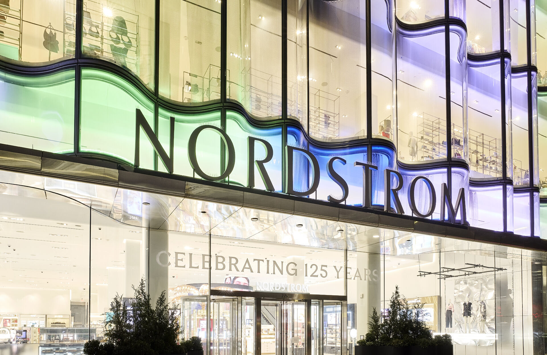 El aniversario 125 de Nordstrom resuena en Liverpool - Retailers ...